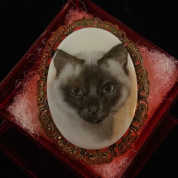 Vintage | Jewelry | Vintage Siamese Cat Cameo Brooch | Poshmark